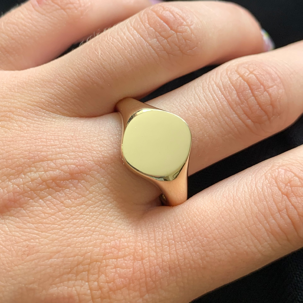Polished Oval Signet Ring | Saddingtons Antique Jewellery