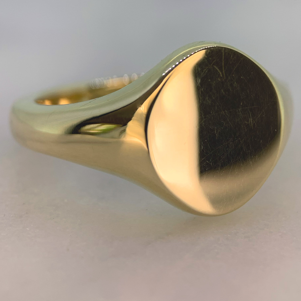 Polished Oval Signet Ring | Saddingtons Antique Jewellery